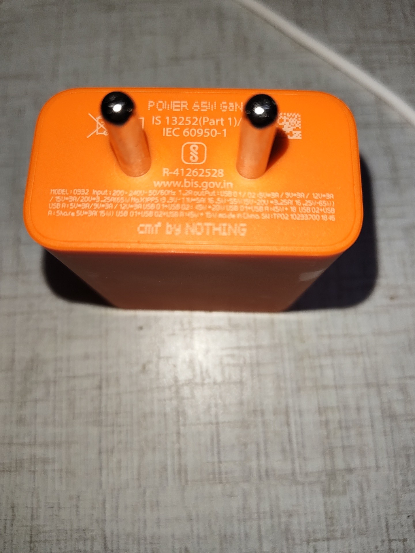 Can anyone tell me whether this charger is real or fake